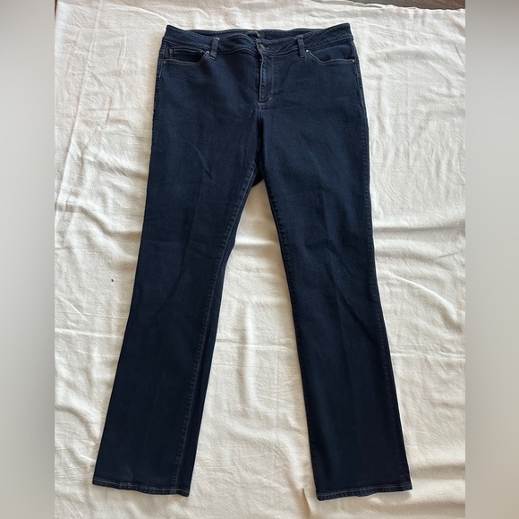 Ann Taylor | Jeans | Copy Ann Taylor Slim Curvy Fit Jeans Size 6 | Poshmark